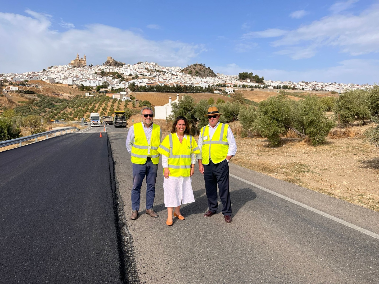 La Junta concluye obras de mejora en el firme de las carreteras A-384 y A-373 en la Sierra ...